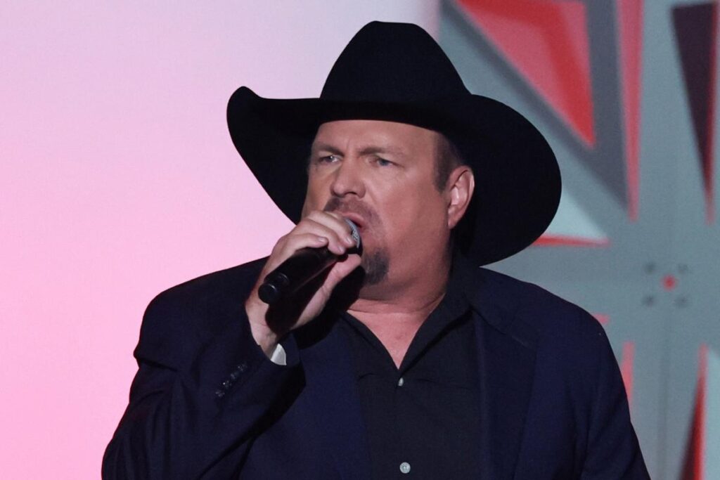 Garth Brooks Wasn’t At Kennedy Center Honors for George Strait ...