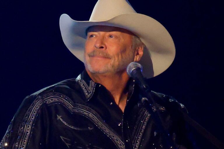Watch Alan Jackson Sing ‘Where Were You’ for Memorial Day – Musician Voice