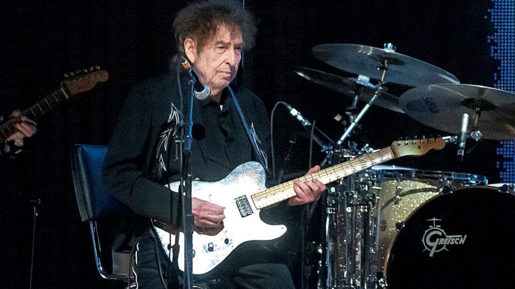 Hear Bob Dylan Play ‘You Ain’t Goin’ Nowhere’ for First Time in 14 ...