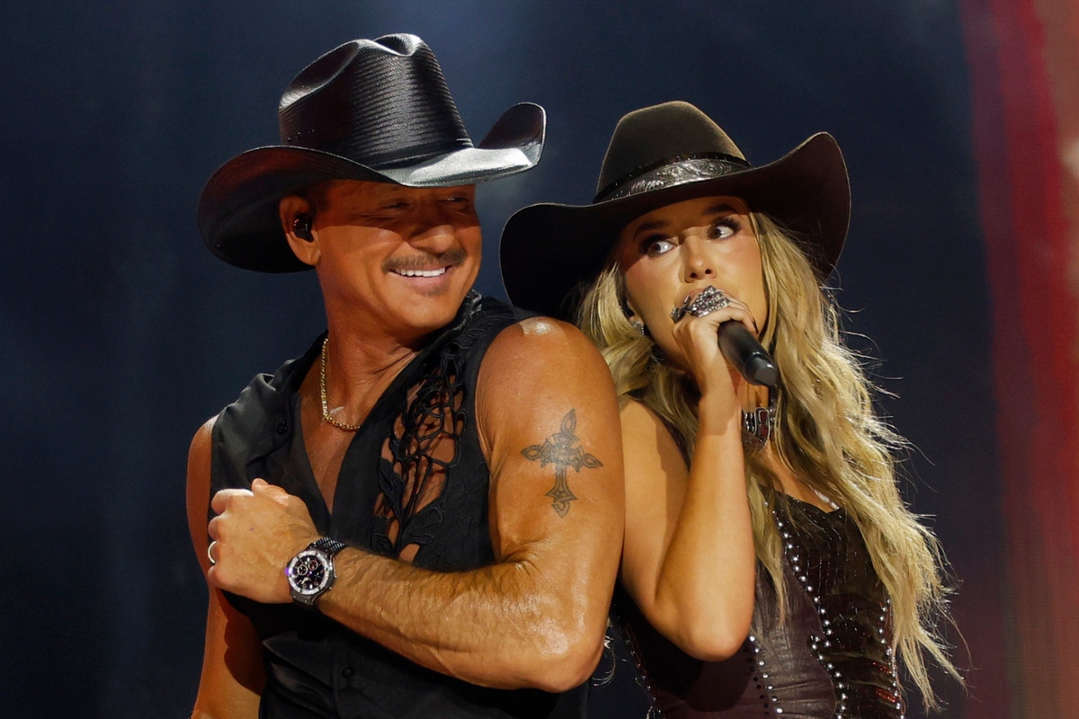 Tim McGraw Writes Back to Lainey Wilson Nearly 20 Years Later ...