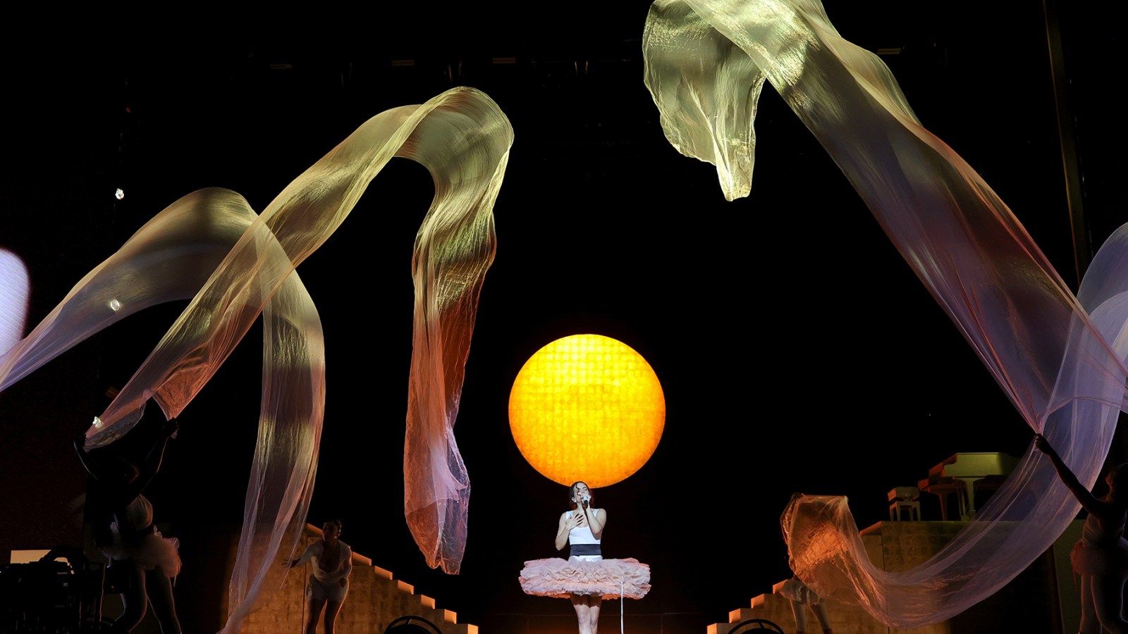 Rosalía Madison Square Garden ‘Lux’ Show: Concert Review – Musician Voice